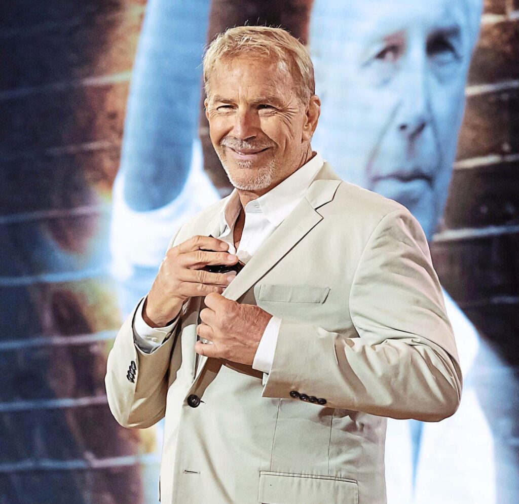 Kevin Costner ‘Can’t See the Resemblance’ Between Ex Christine ...