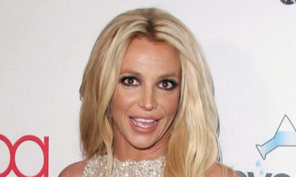 Britney Spears Shares Late Night Thoughts About Snacking in Kitchen